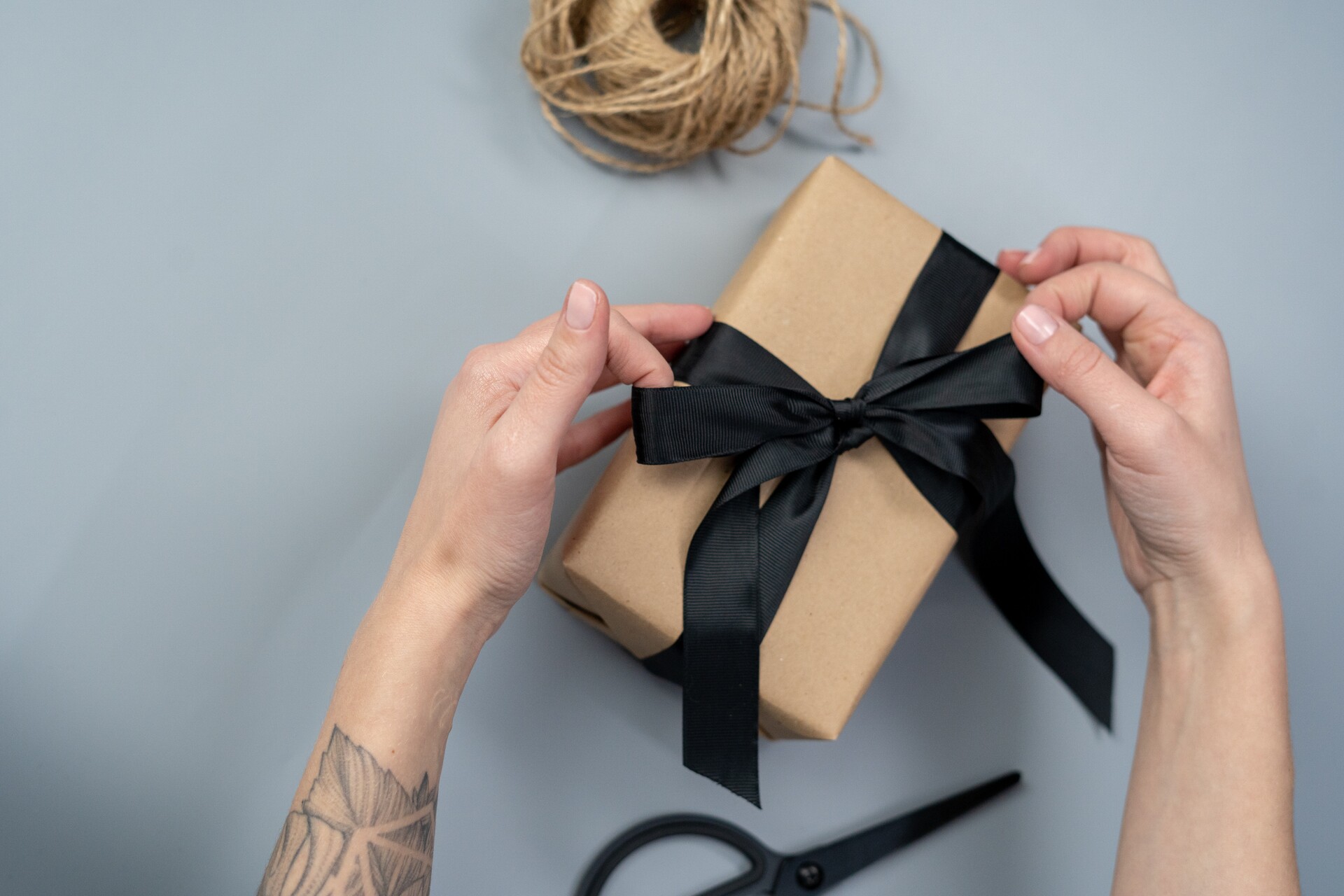 Gift Ideas for Someone Moving Out of State | Cross Country Movers